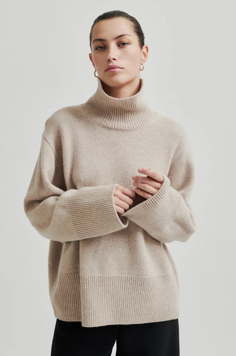Alpha knit T-Neck Pumice Stone – hvit tråd