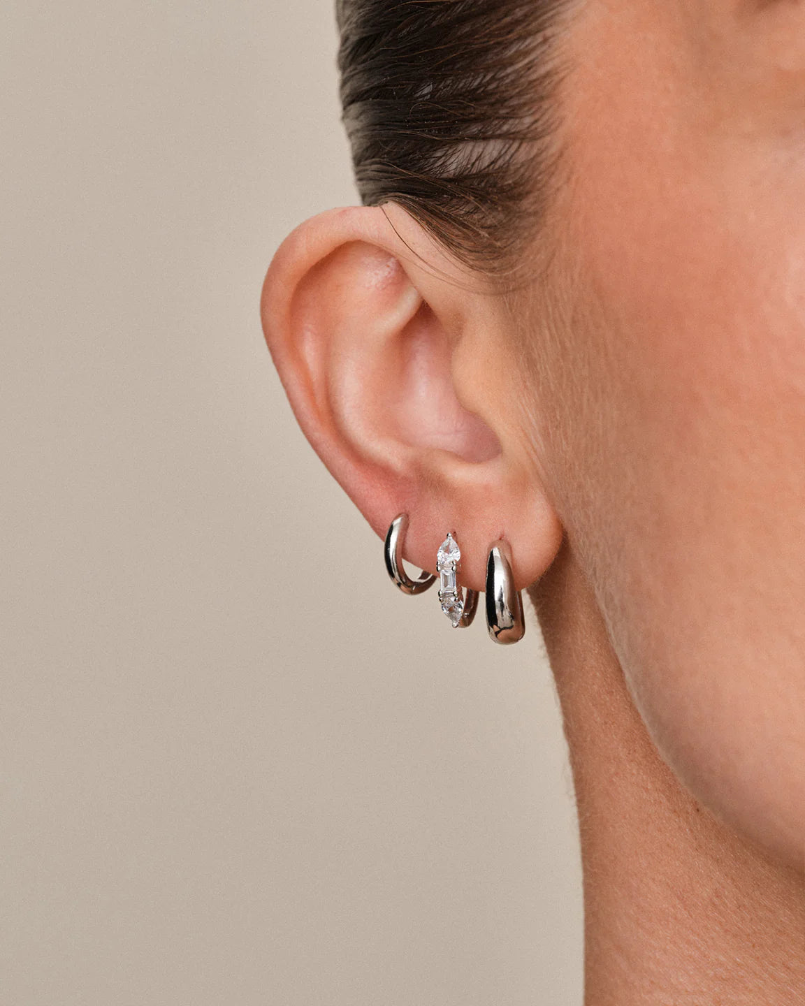 Dome Hoops Medium Silver – hvit tråd