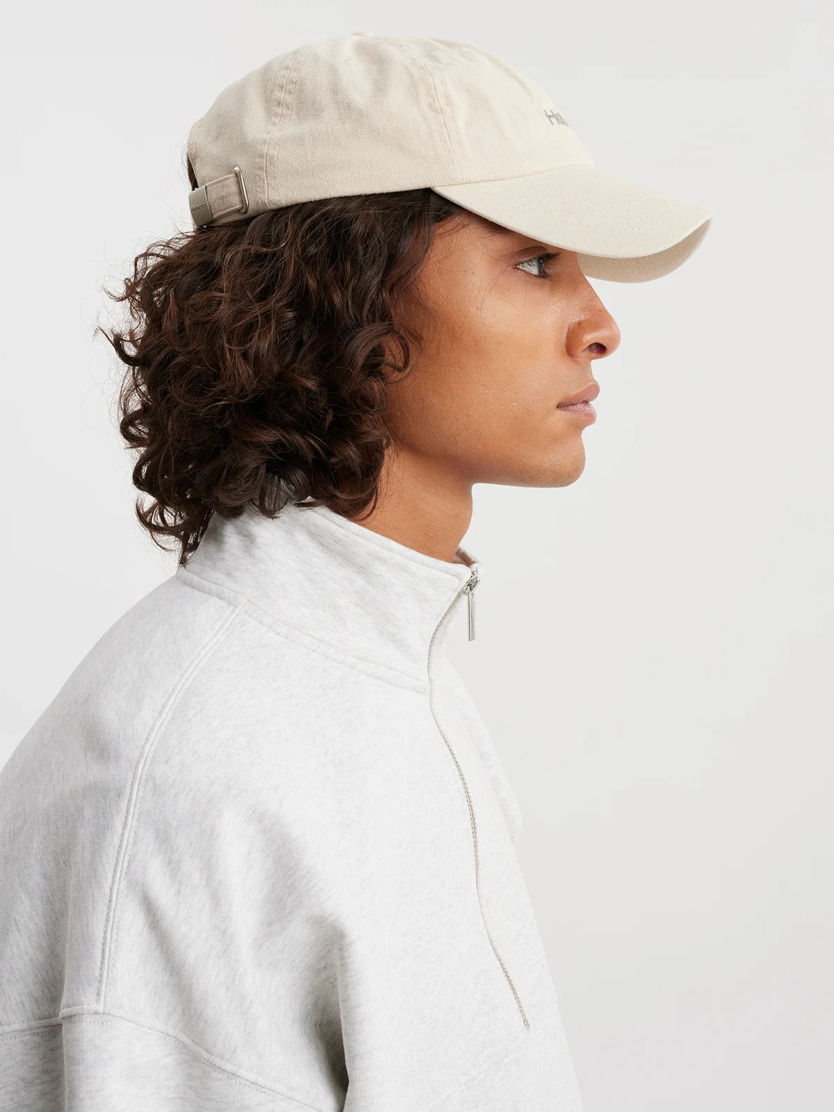 Sonnet Washed Caps Beige – hvit tråd